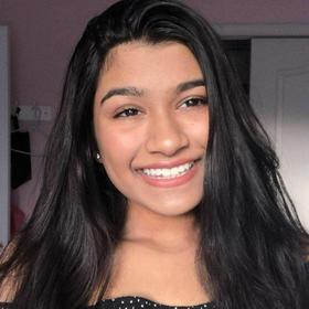Layla Mansur - Photos - GameDesire